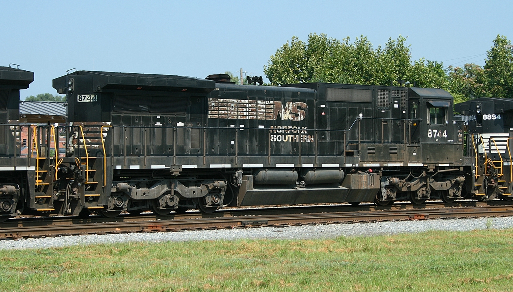 NS 8744